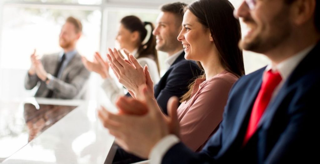 La extraña historia de cómo surgió el aplauso - Selecciones